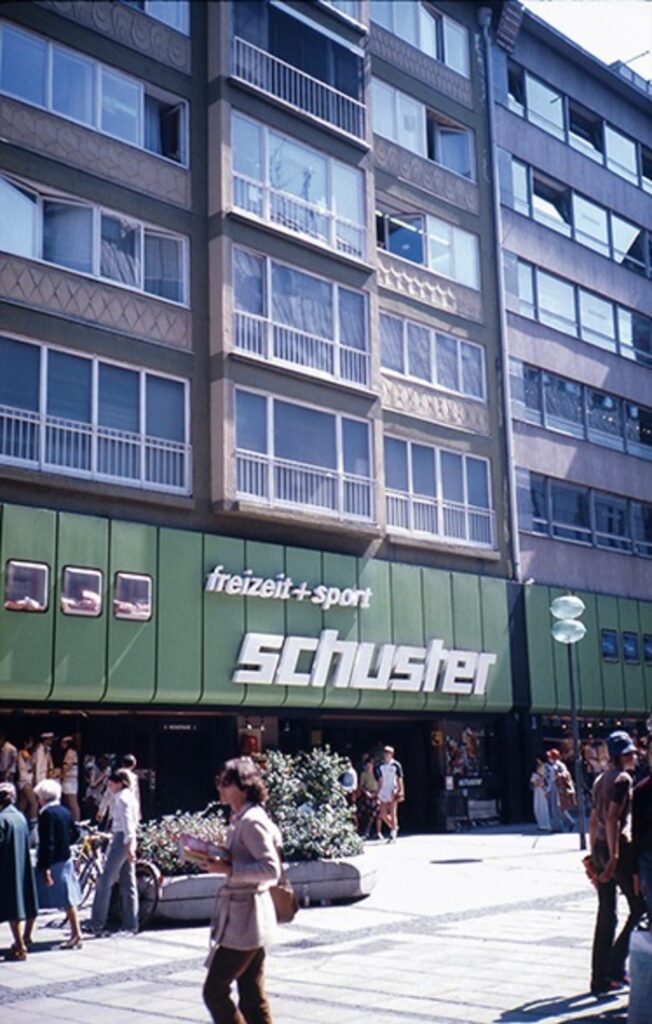 mont-bellの歴史について｜モンベル